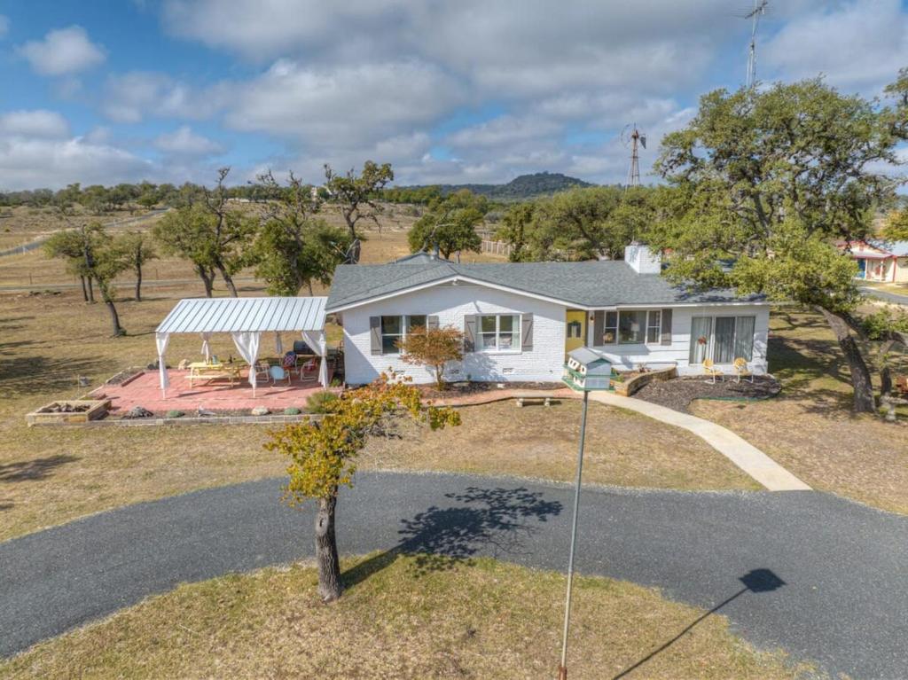 Comfort Ranch w Fire Pit - Near Wineries & River, Waring (precios ...
