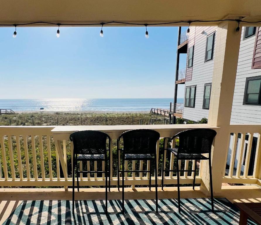 The Oasis Oceanfront, Carolina Beach (updated prices 2025)