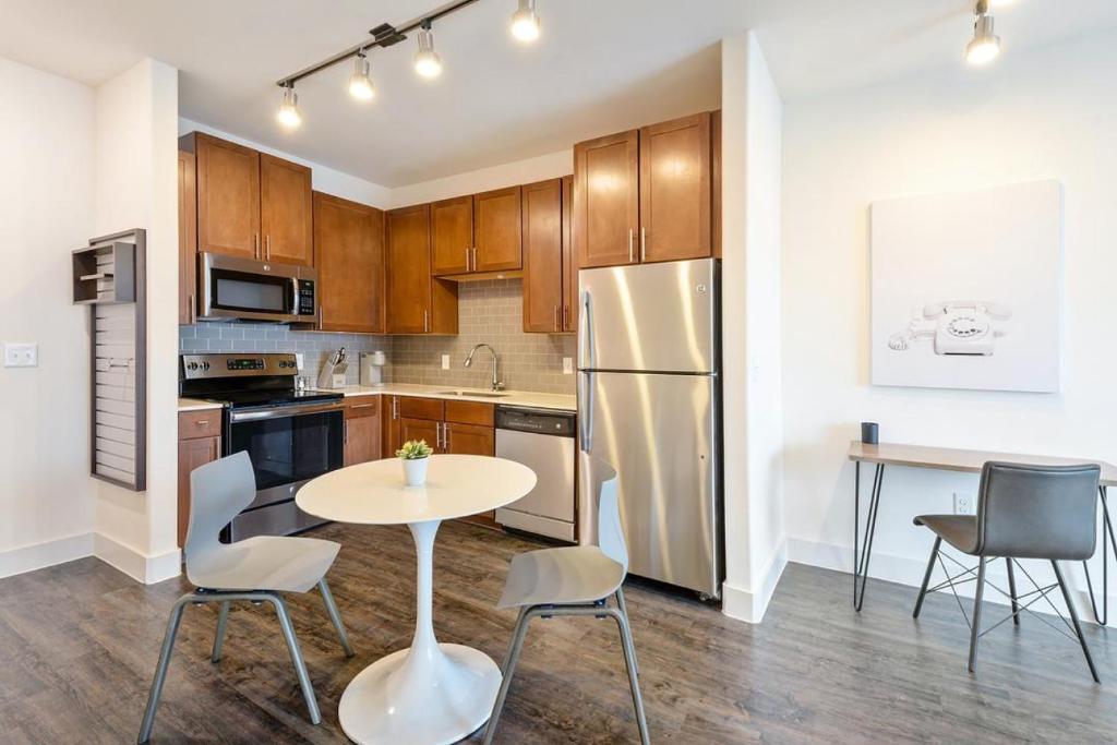 Landing at Axis Waterfront - 1 Bedroom in Downtown Benbrook, Fort Worth ...