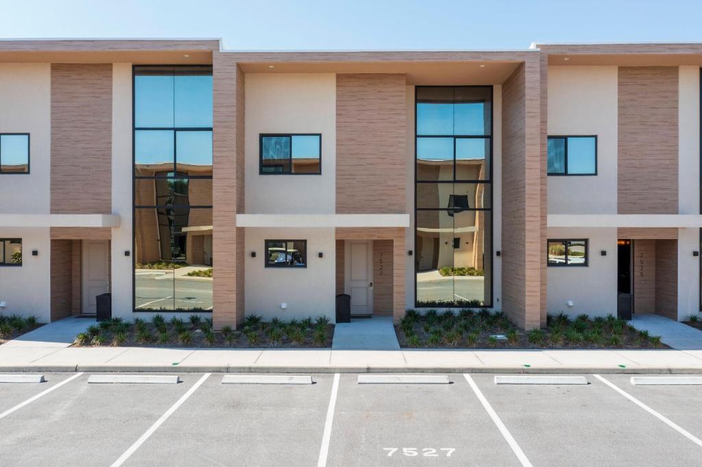 LUXURY 3Beds and 3Ba 2 miles from Disney, Orlando (updated prices 2024)