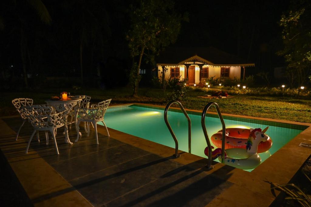 White Serenity Heritage Pool Villa near Beach Udupi, Udupi (updated ...