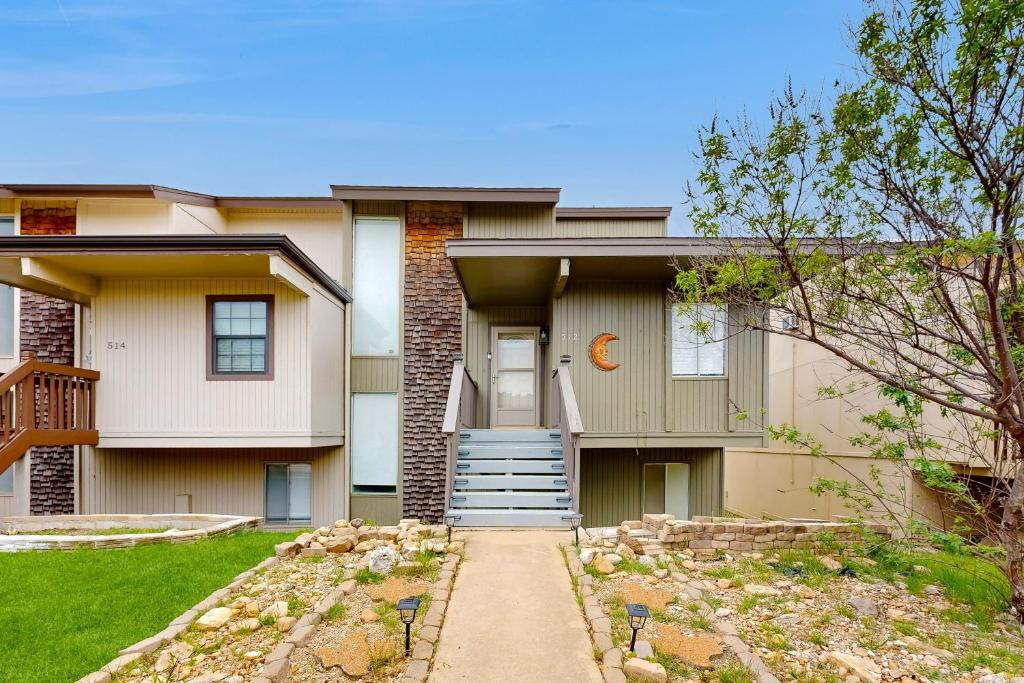 Lago Retreat, Point Venture (updated prices 2025)