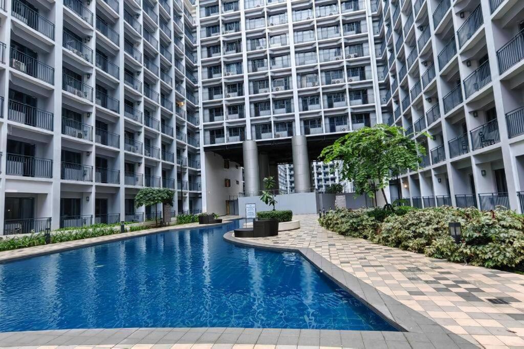 Condominium Staycation Near MOA & Airport, Manila (updated prices 2024)