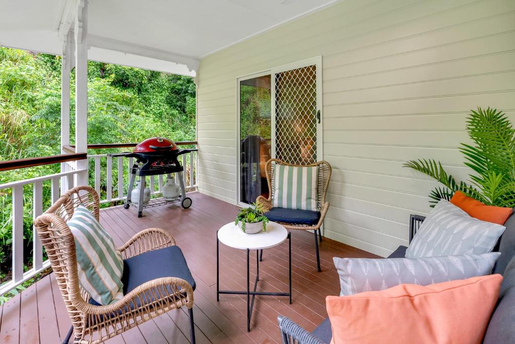 'Tropical Refuge' Classic Queenslander Paradise, Stratford (updated ...