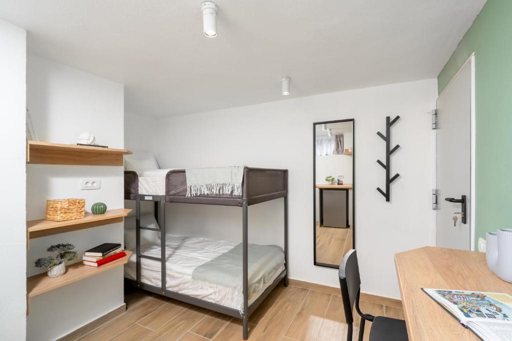 Central new 12 sqm room, Bucharest (updated prices 2026)