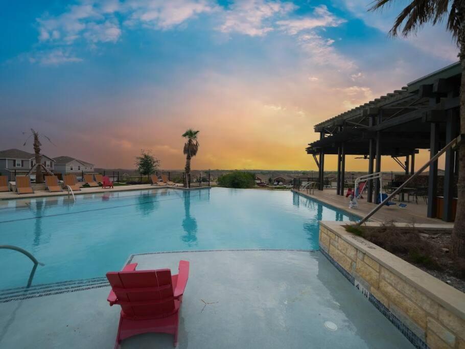 Le Pilat I Resort Pool I BMT, Lackland, Fiesta Siesta, San Antonio ...