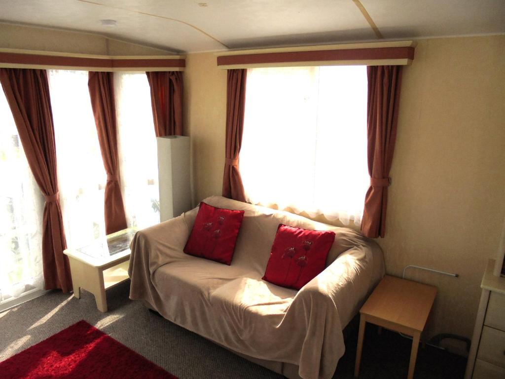 Sapphire 8 Berth panel heated Towervans, Sutton on Sea (updated prices ...