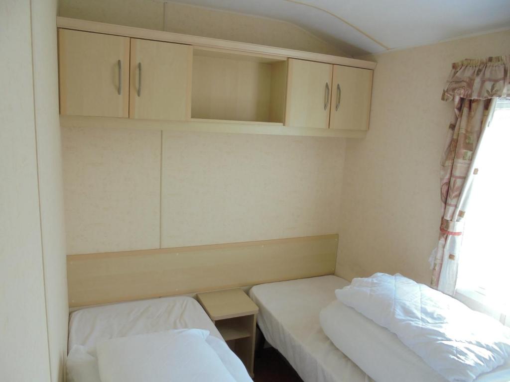 Sapphire 8 Berth panel heated Towervans, Sutton on Sea (updated prices ...