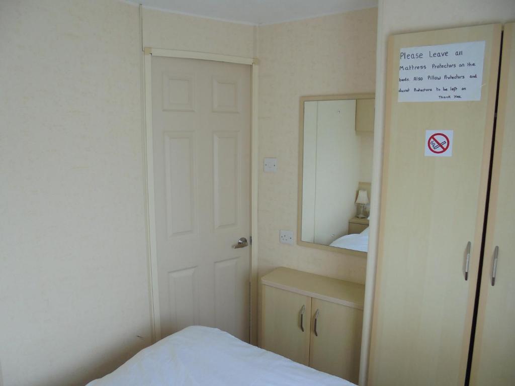 Sapphire 8 Berth panel heated Towervans, Sutton on Sea (updated prices ...