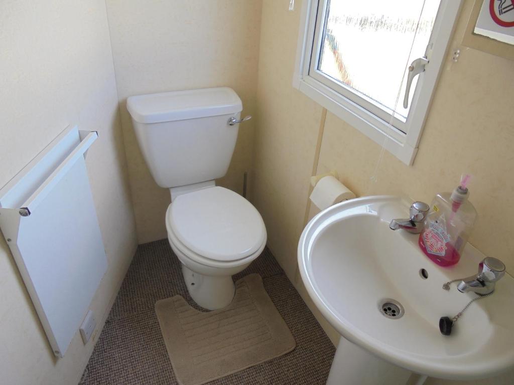 Sapphire 8 Berth panel heated Towervans, Sutton on Sea (updated prices ...