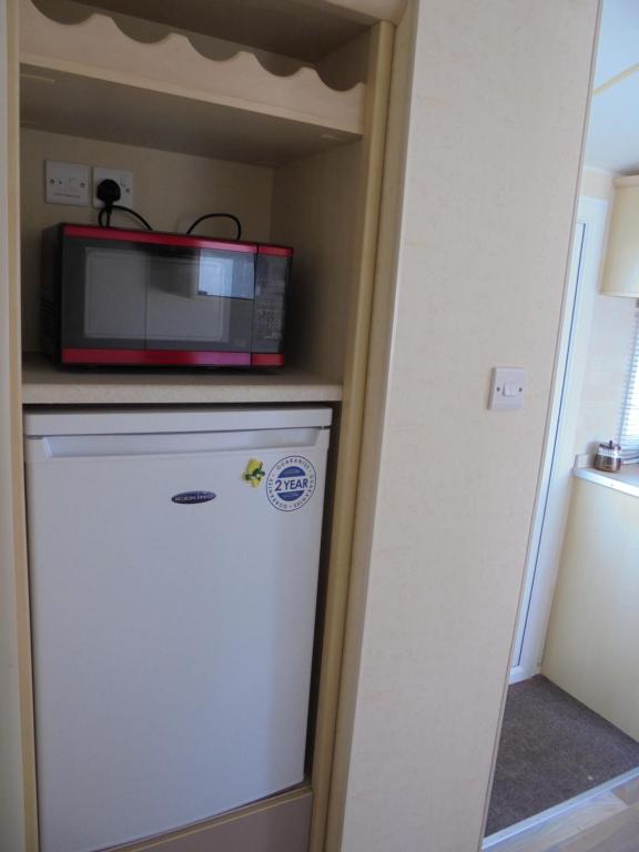 Sapphire 8 Berth panel heated Towervans, Sutton on Sea (updated prices ...