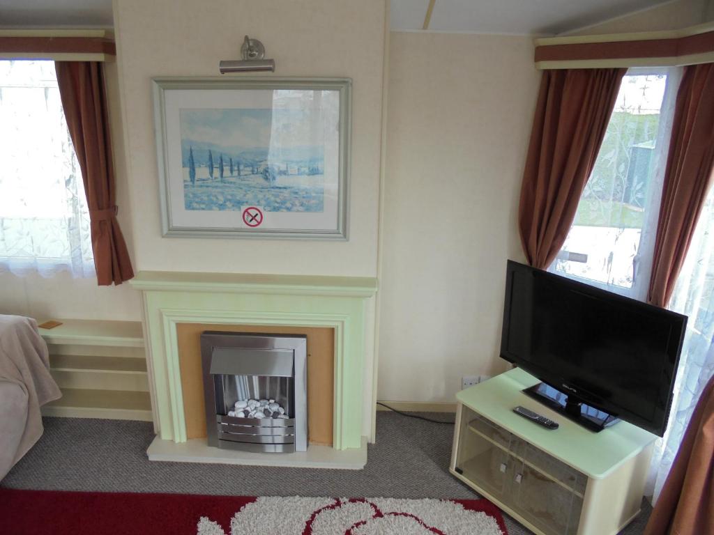 Sapphire 8 Berth panel heated Towervans, Sutton on Sea (updated prices ...