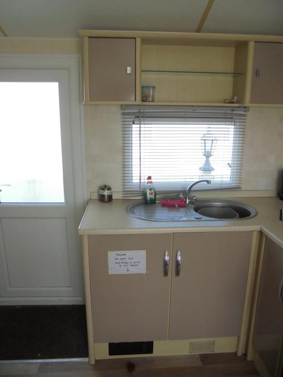 Sapphire 8 Berth panel heated Towervans, Sutton on Sea (updated prices ...