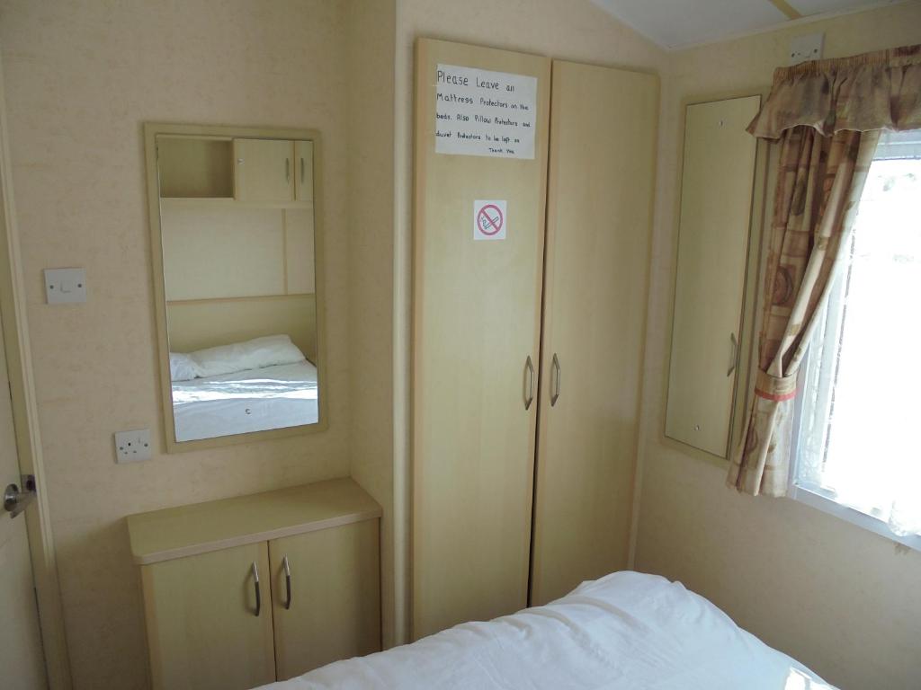 Sapphire 8 Berth panel heated Towervans, Sutton on Sea (updated prices ...