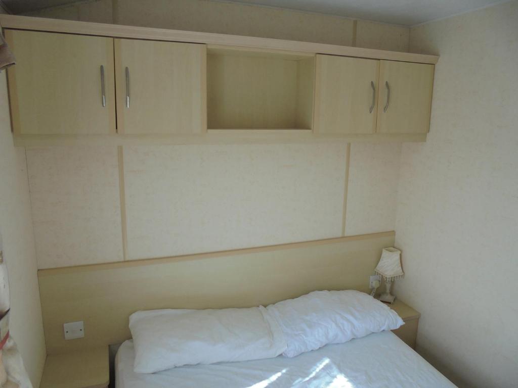 Sapphire 8 Berth panel heated Towervans, Sutton on Sea (updated prices ...