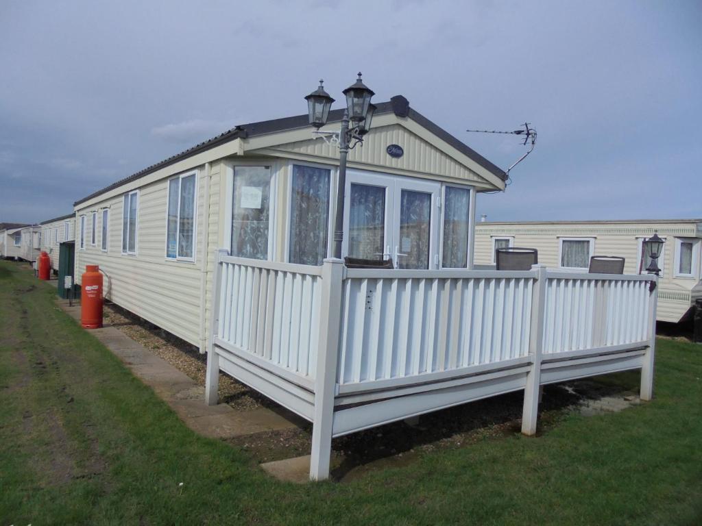 Sapphire 8 Berth panel heated Towervans, Sutton on Sea (updated prices ...