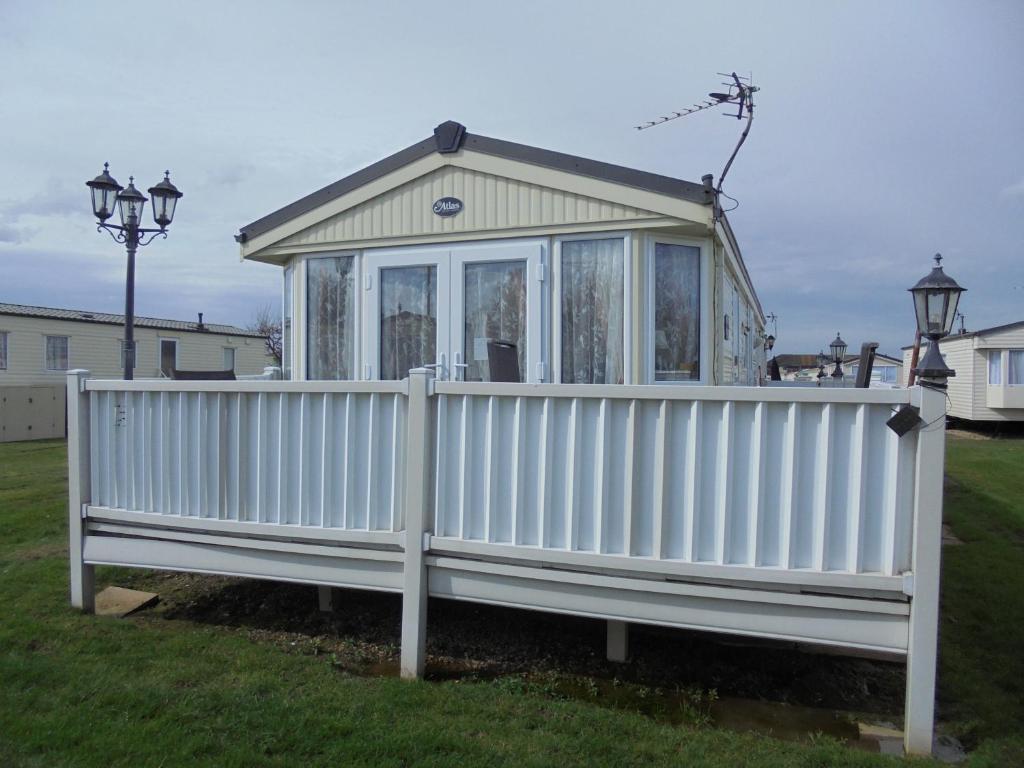 Sapphire 8 Berth panel heated Towervans, Sutton on Sea (updated prices ...