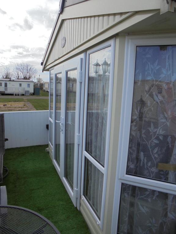 Sapphire 8 Berth panel heated Towervans, Sutton on Sea (updated prices ...