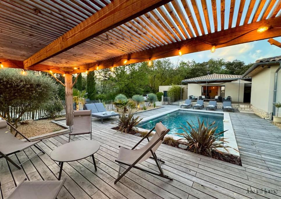 Charmante Villa, 10pers, clim,piscine,grand jardin, Pougnadoresse ...