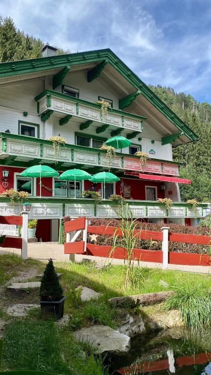 Ferienwohnung-Gletscherblick, Stall – Updated 2024 Prices