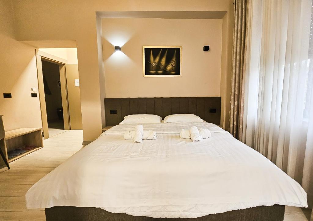 Sunflower Junior Suite, Tirana (updated prices 2024)