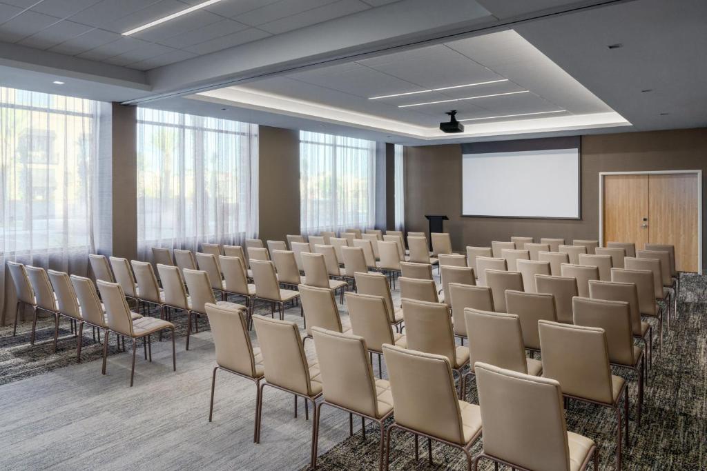 AC Hotel by Marriott Jacksonville St Johns Town Center, Jacksonville ...