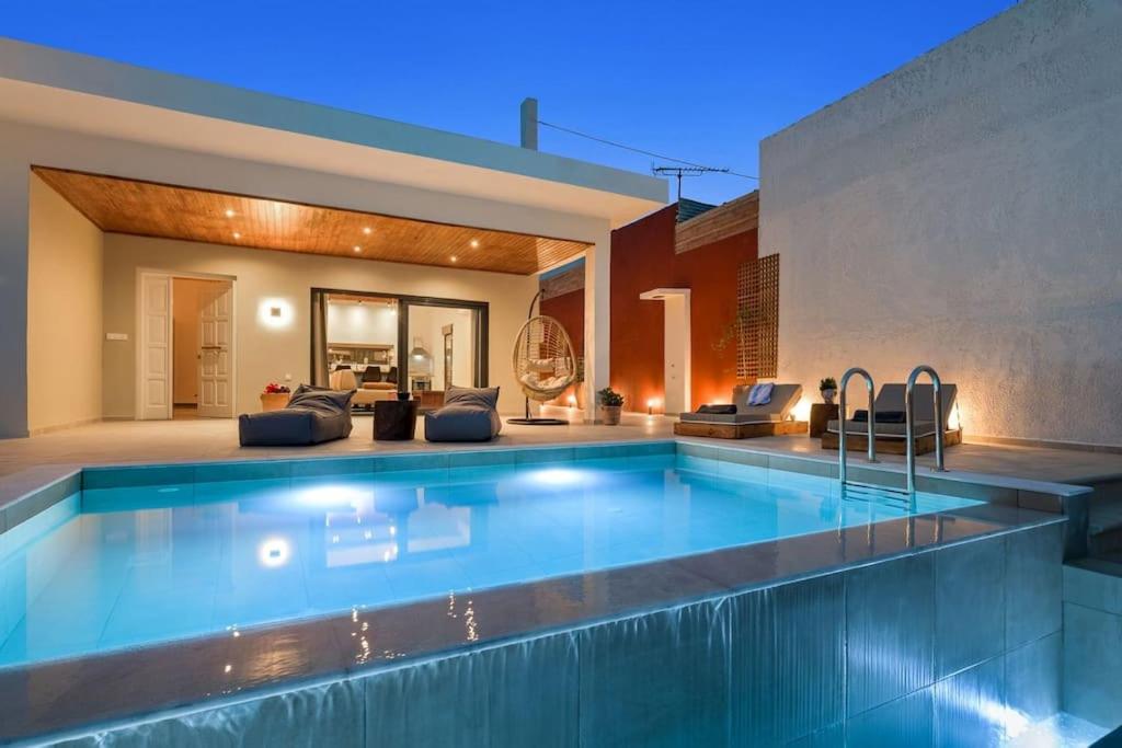 L'Maya Luxury Villa private pool, 2 Master BD, BBQ, Kalochorafitis ...