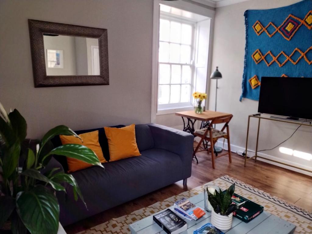 The Mews Cottage, Penzance (updated prices 2025)