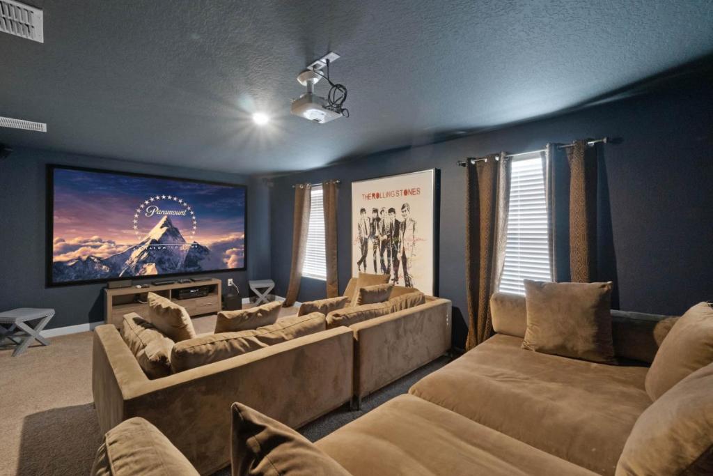 Champions Gate Whimsical Hideaway Villa - Theatre, Davenport (updated ...