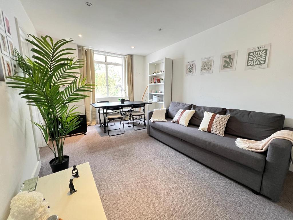 Cozy London Flat - 10 mins From Paddington & Hyde Park, London ...