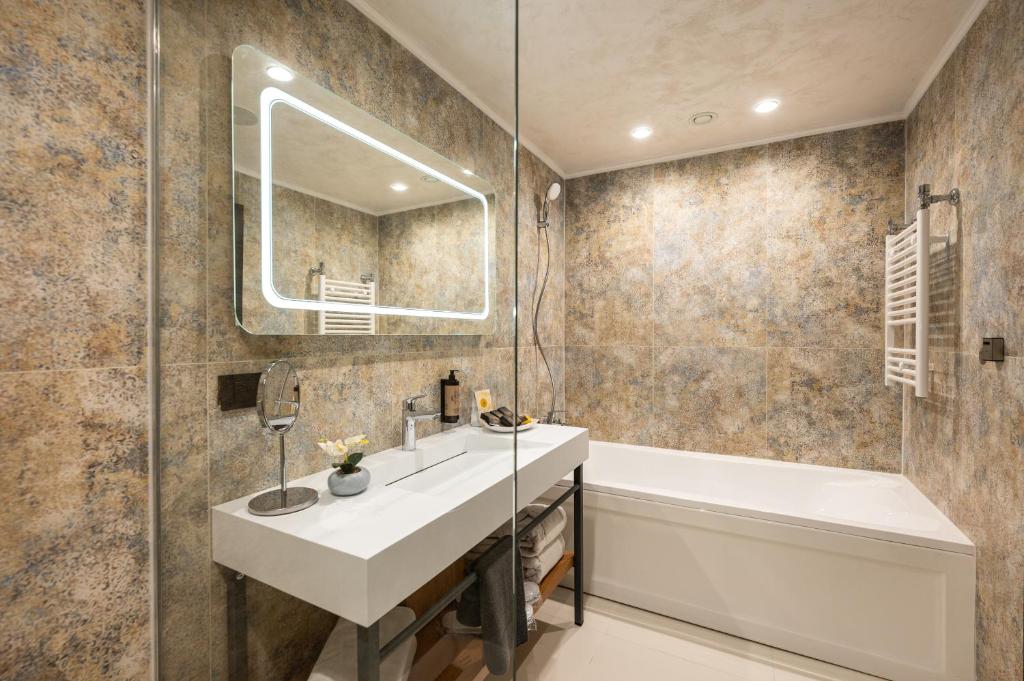 Empire Balneo & Spa Hotel, Hisarya (updated prices 2025)