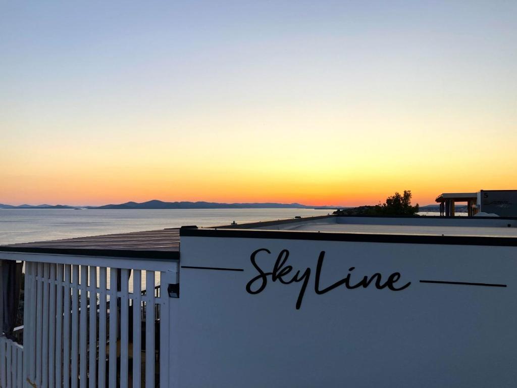 Mobile Home SkyLine - beautiful sea view - on the palm of the beach ...