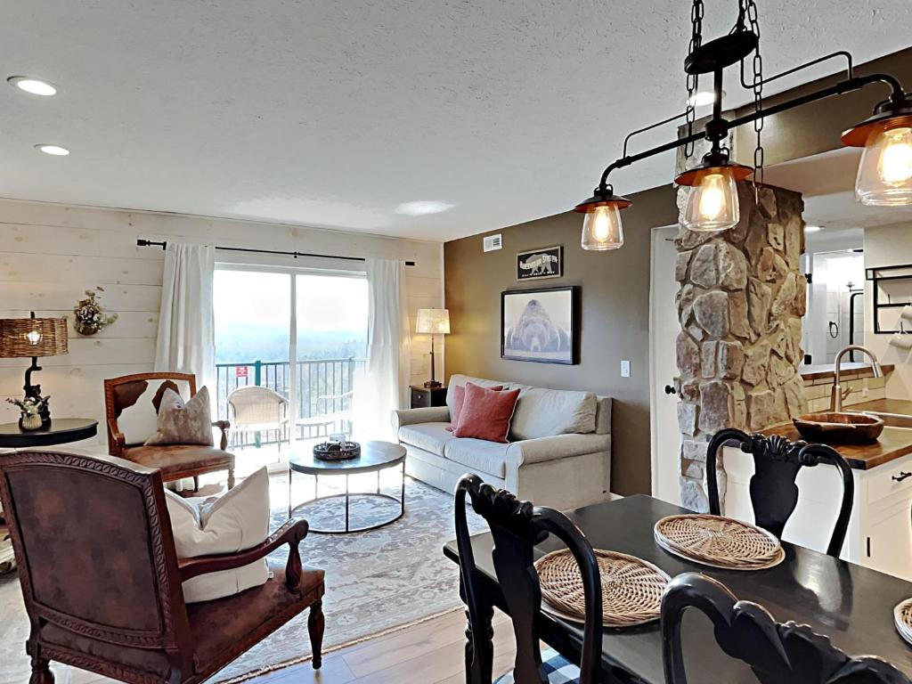 The Bear Hug - Deer Ridge Mountain Resort E107, Gatlinburg (harga ...