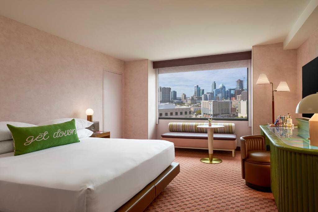 Downright Austin, A Renaissance Hotel, Austin (updated prices 2025)