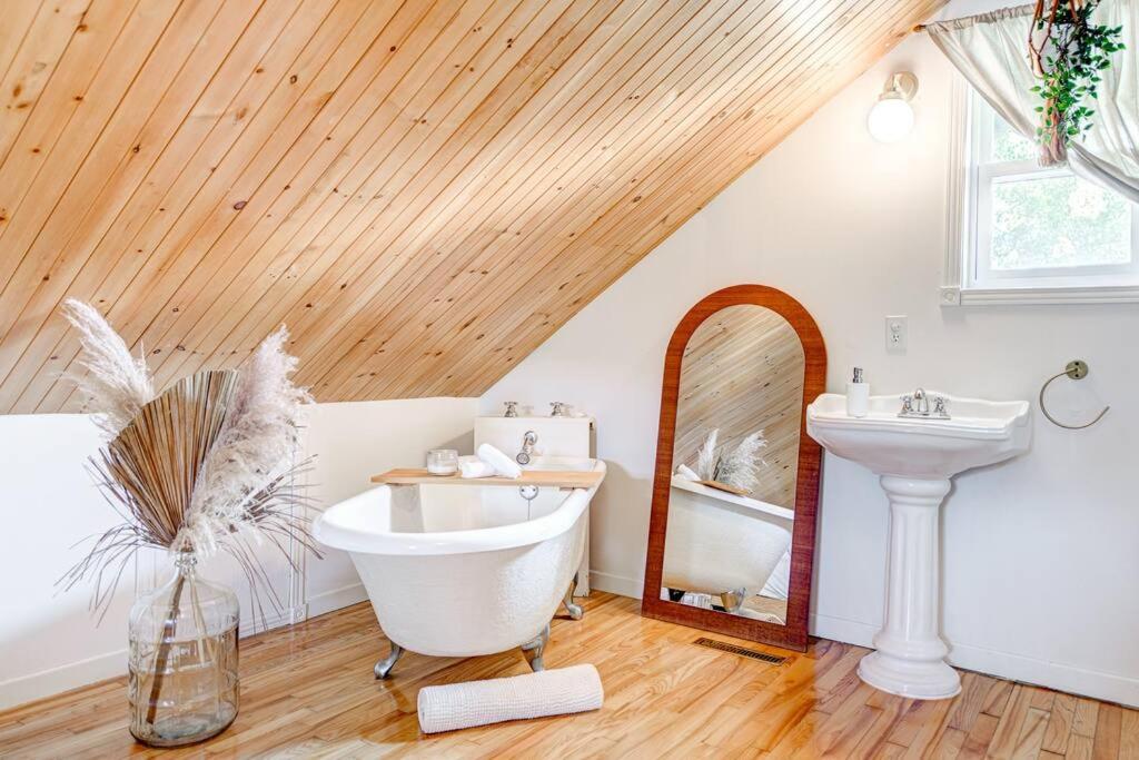 La Casa del Plage - Spa privé et Hamak, Sainte-Lucie-de-Doncaster ...