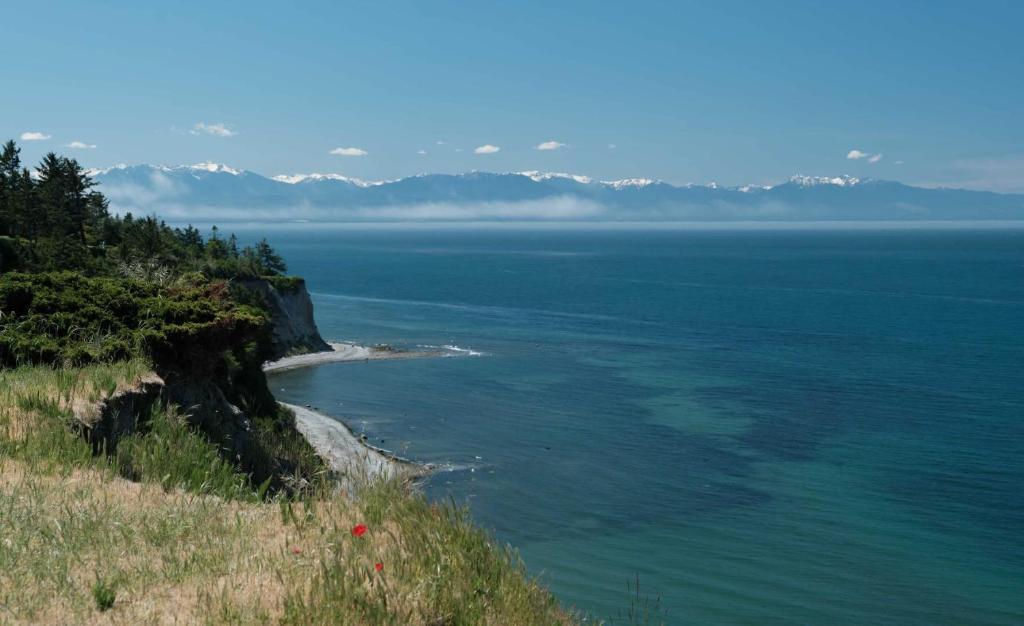 Ocean Breeze Hideaway Villa at Allevo Homes, Oak Harbor – Updated 2024 ...