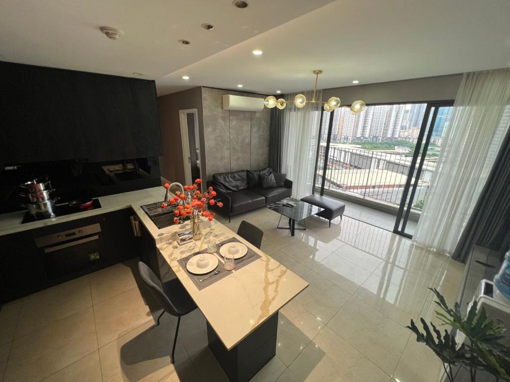 Lilyhome - Vinhomes D'Capitale Services Apartment, Hanoi (updated prices 2025)