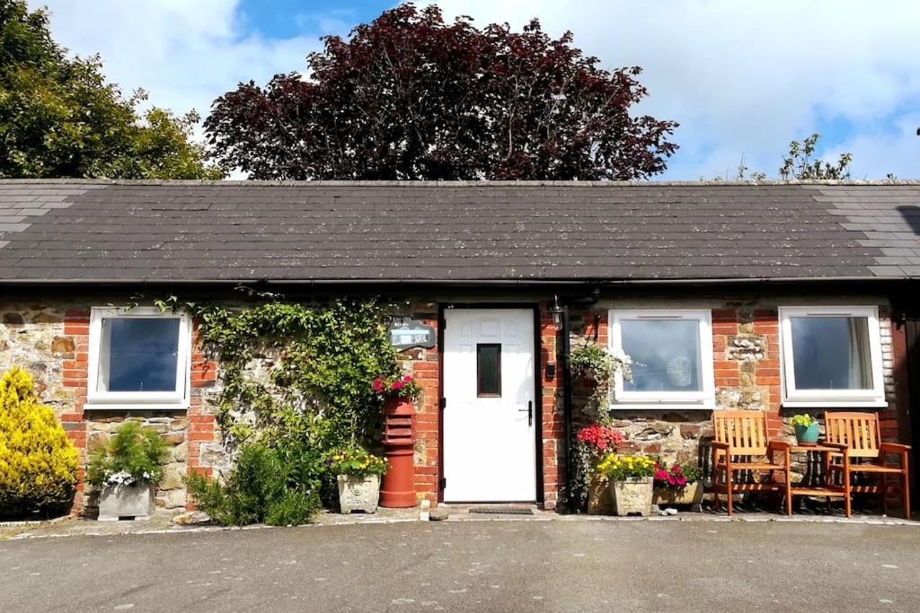 The Old Stable, a bright annex in Woolsery, Woolfardisworthy (updated ...