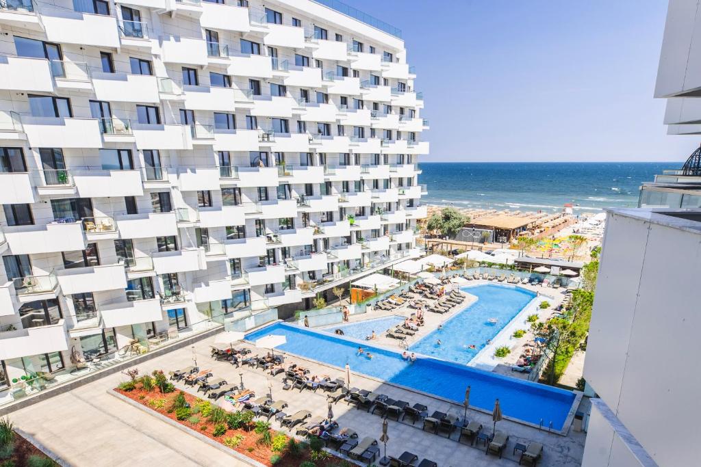 Charming Frontsea - Infinity Pool & Spa Resort, Mamaia Nord – Updated ...