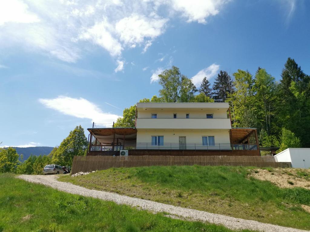 Panoramic Paradise Estate - Sauna & Pool, Zărneşti (updated prices 2025)