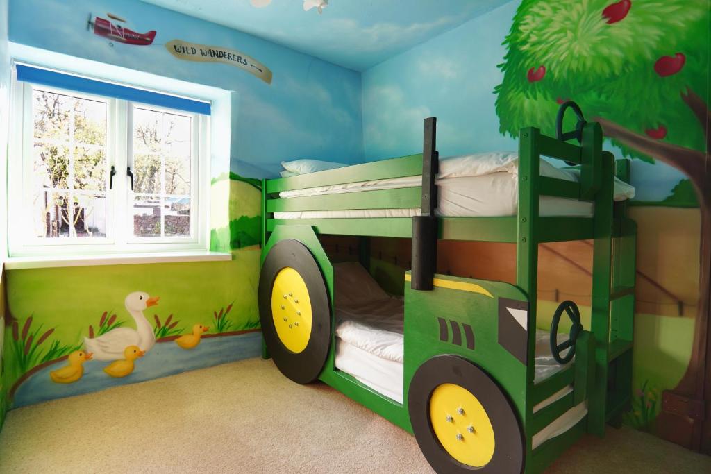 Kids Fun Farm Themed Bedroom in Cosy Cob Cottage, Holsworthy (updated ...