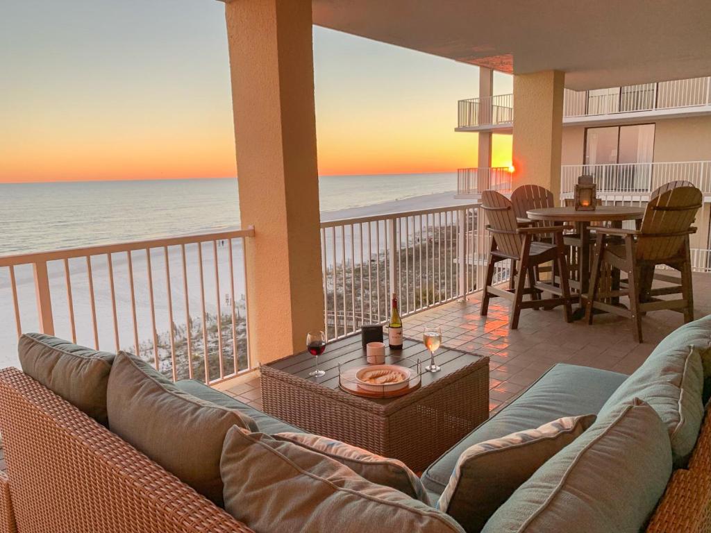 Summer House 606B by ALBVR - Gorgeous Corner Condo with Wrap Around ...