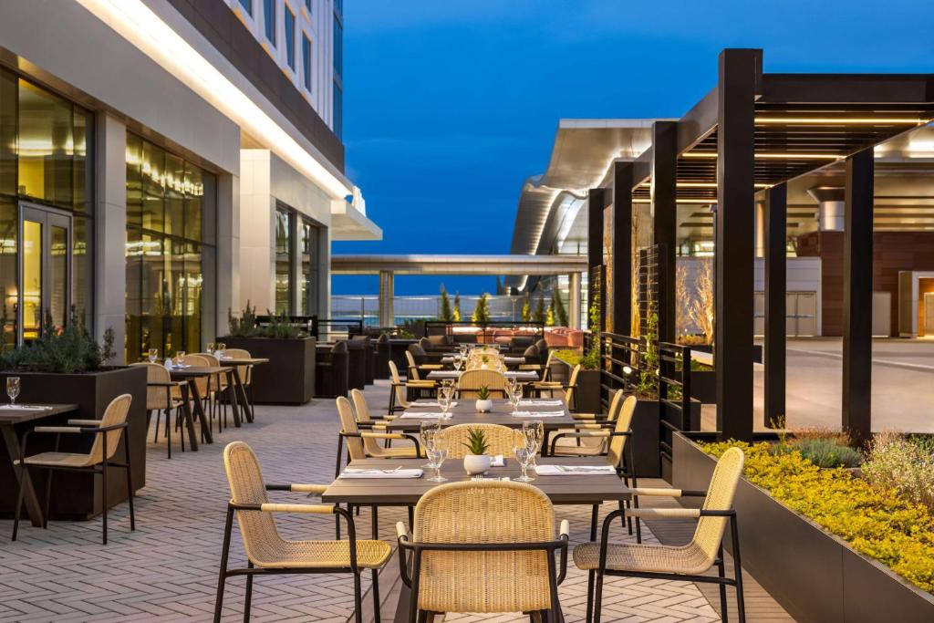 Hilton BNA Nashville Airport Terminal, Nashville (updated prices 2025)