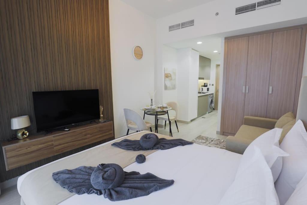 Inviting Studio in Azizi Riviera, close to Downtown, Dubai (updated ...
