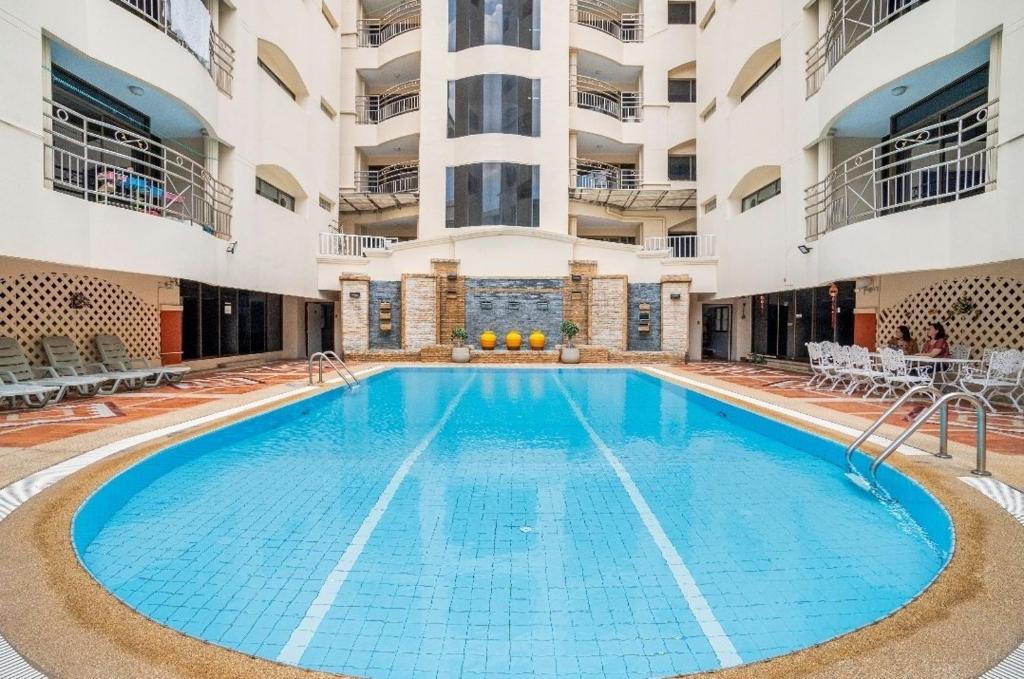 Arthit Thong Lor13, Khlong Toei (updated prices 2025)