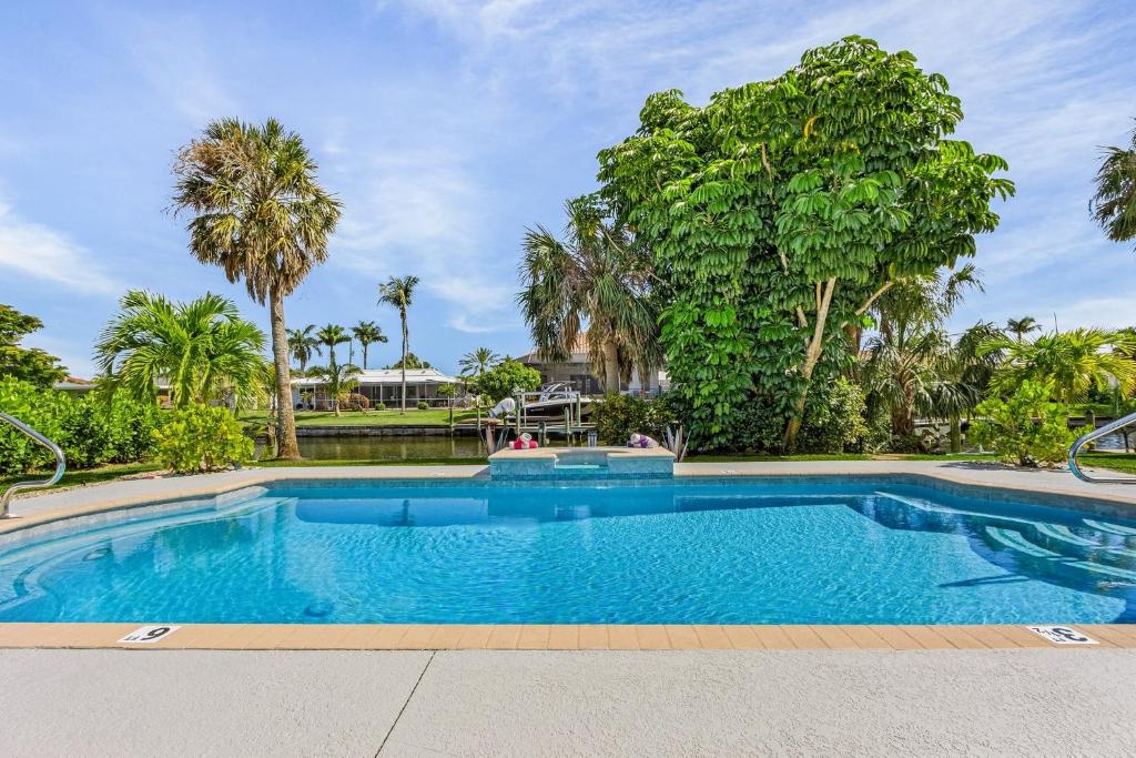 Gulf Access, Dock, Fish Station, Kayaks, Heated Pool - Villa Palm Tree ...