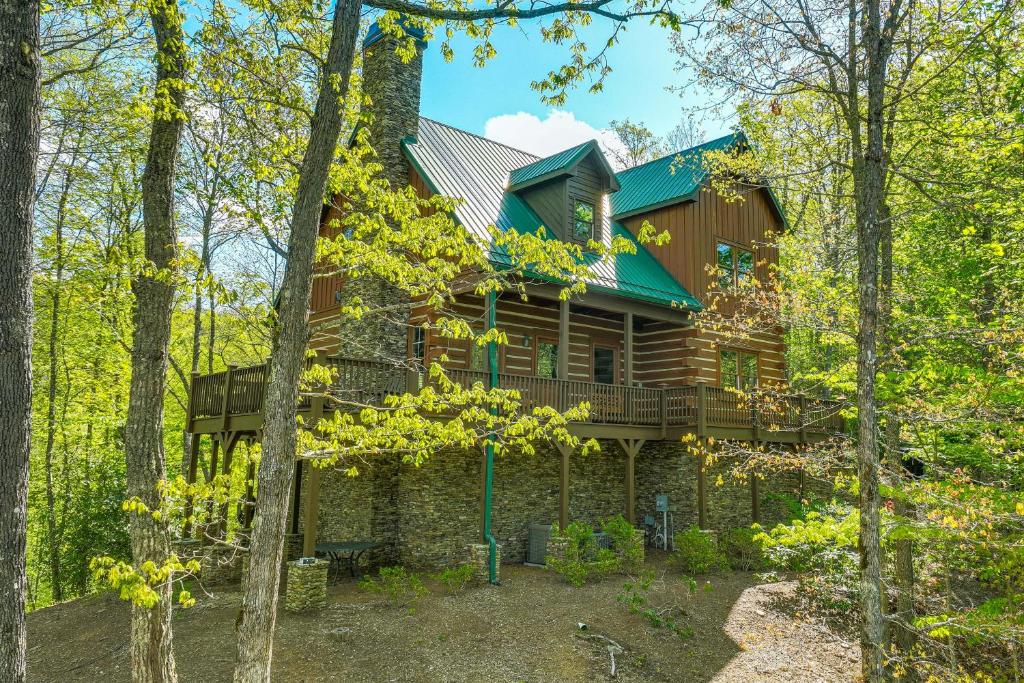 Hot Tub and Fire Pit Secluded Gem in Franklin, Franklin (updated prices 2024)