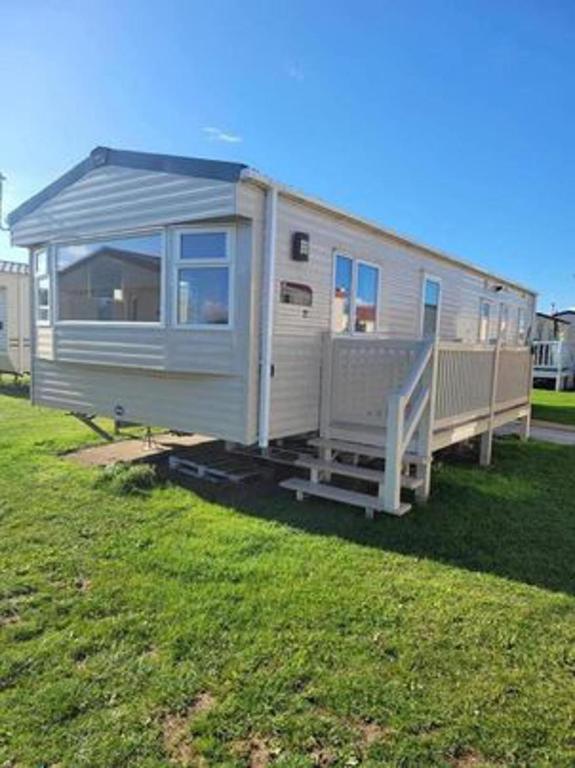 Budget 3-Bed Caravan in Tunstall Hull, Hull (updated prices 2025)