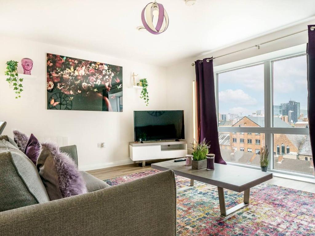 Pass the Keys Beautiful Loft Apt City Centre Stunning Views, Belfast ...