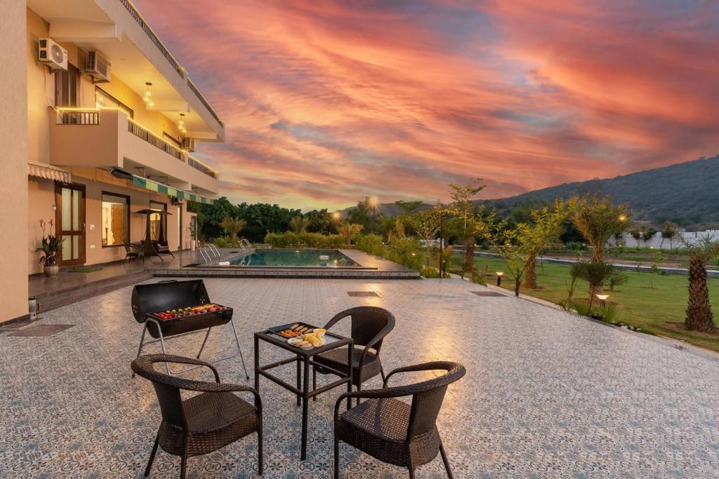 BrookVale Manor by StayVista - Private Pool Haven with Endless Views ...